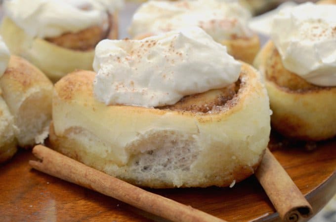 Easy Like Sunday Morning Cinnamon Rolls - Easy Recipe from Platter Talk