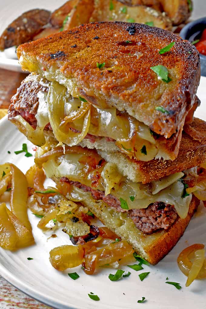 Homemade Beefaroni Recipe with 3-Ingredients - Platter Talk