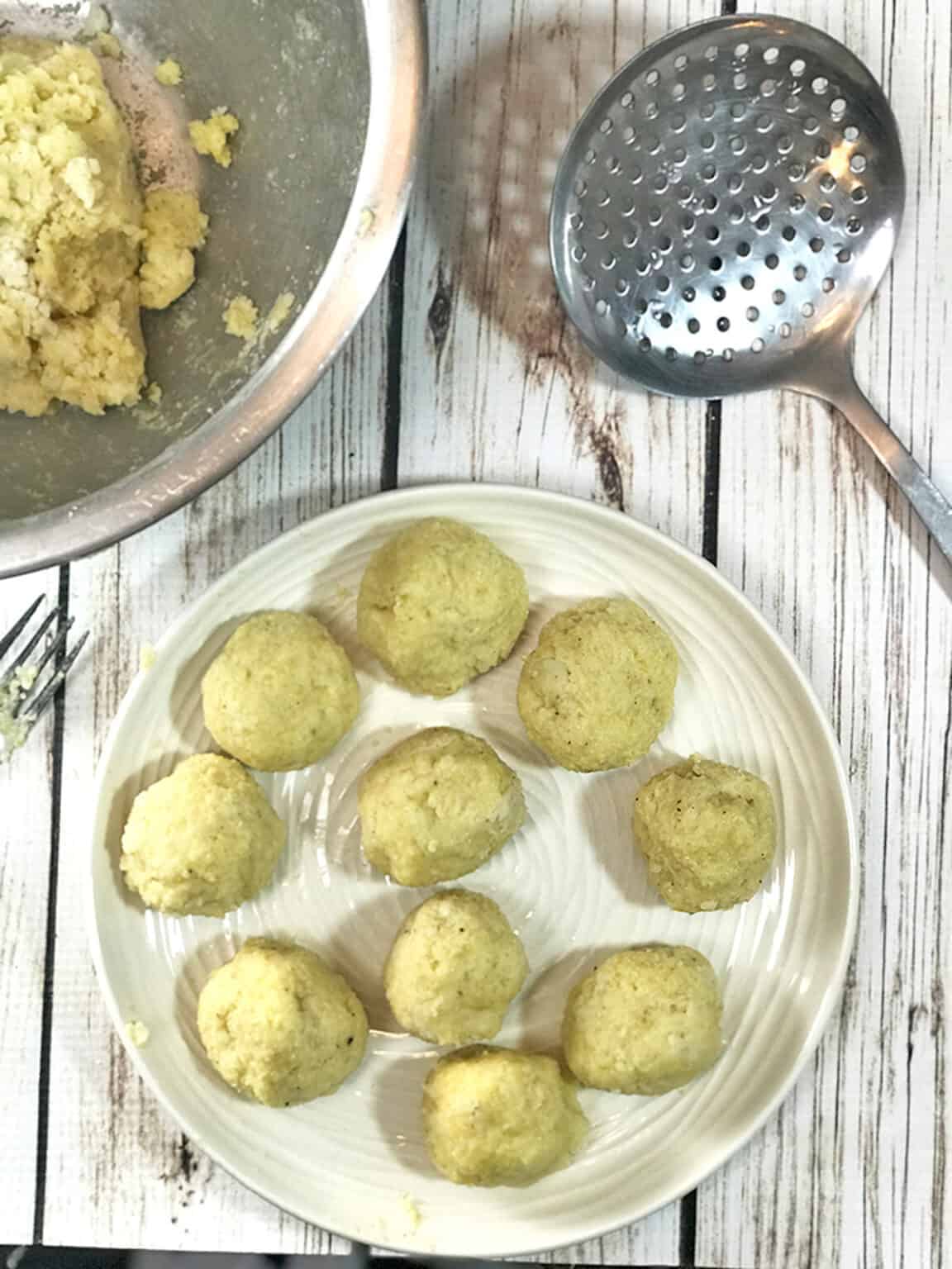 Homemade Potato Dumplings (Kartoffelknödel) Recipe - Platter Talk